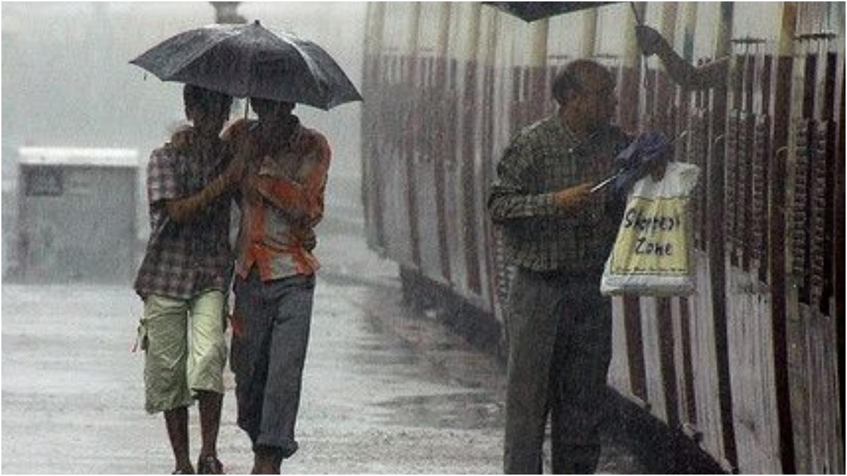 IMD Alert : Heavy Rainfall Across India, road Closures in Himanchal