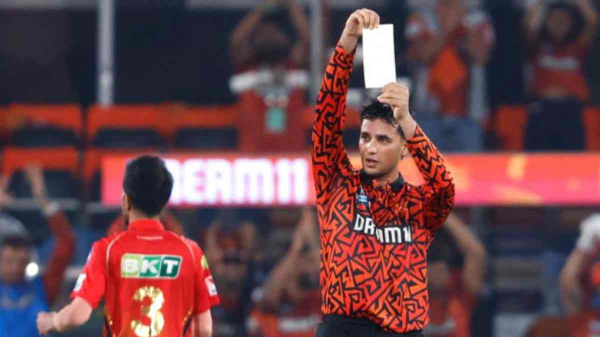 SRH Vs PBKS: Abhishek Sharma's UNIQUE Century Celebration! What Was Written On The Note? Find ...