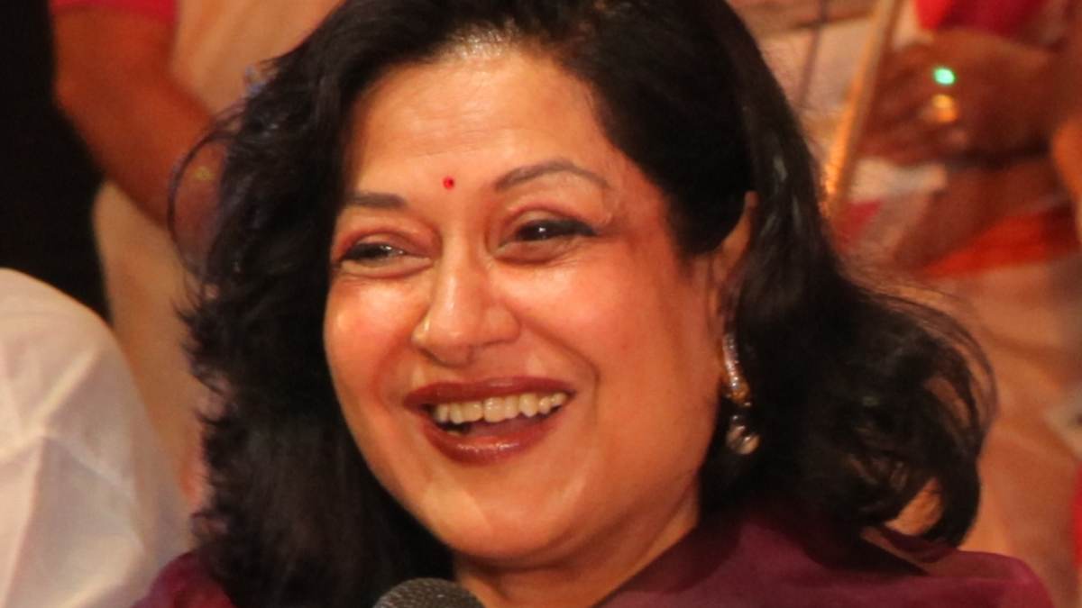 Veteran Star Moushumi Chatterjee Turns 77; A Journey From Balika Badhu To Piku
