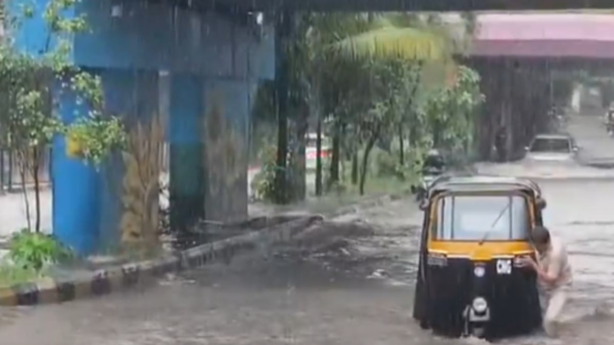 Heavy Rains Cause Waterlogging, Traffic Chaos in Navi Mumbai News24
