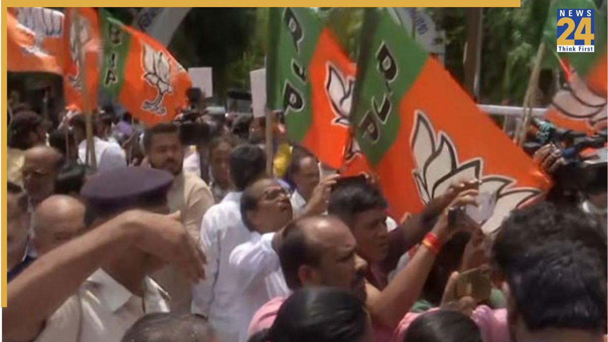Clashes Erupt In Patna As BJP, Congress Face Off Over Alleged Abuses Against PM Modi And His ...