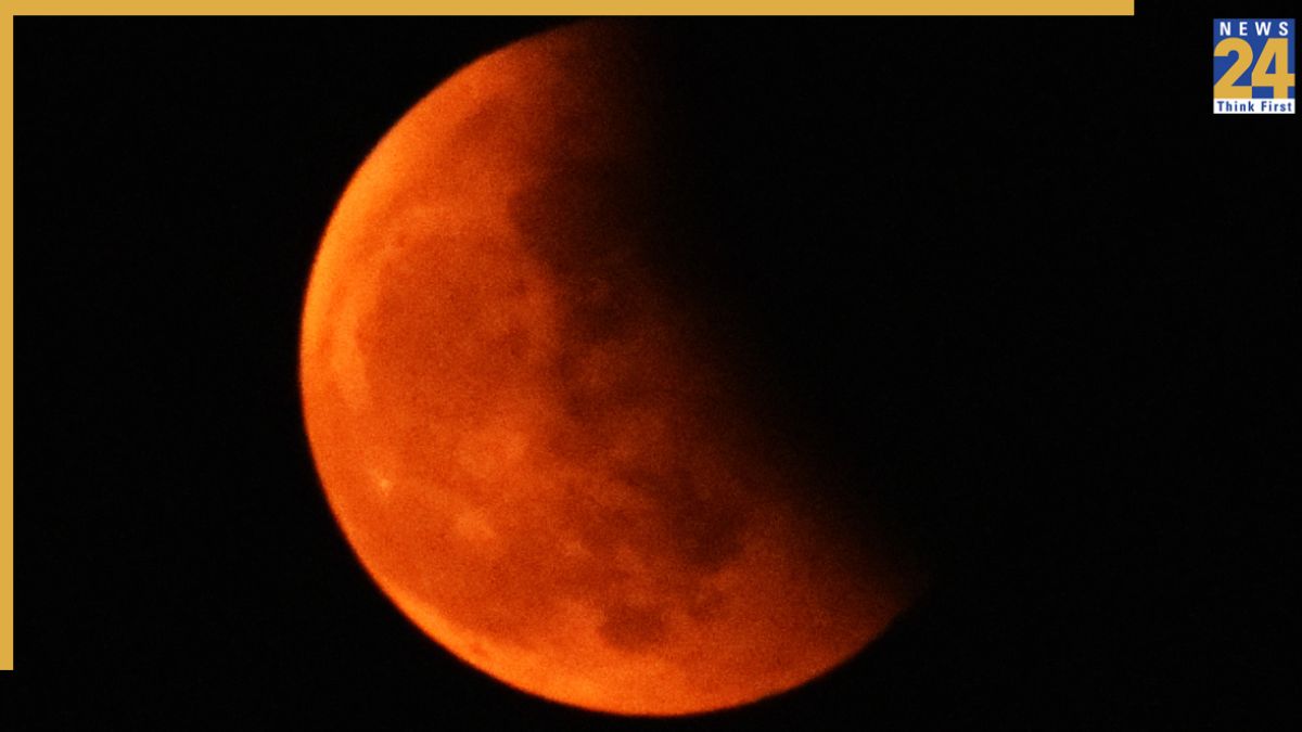 Chandra Grahan 2025: Lunar Eclipse To Illuminate Skies On THIS Date, Visible Across 15 Cities In ...